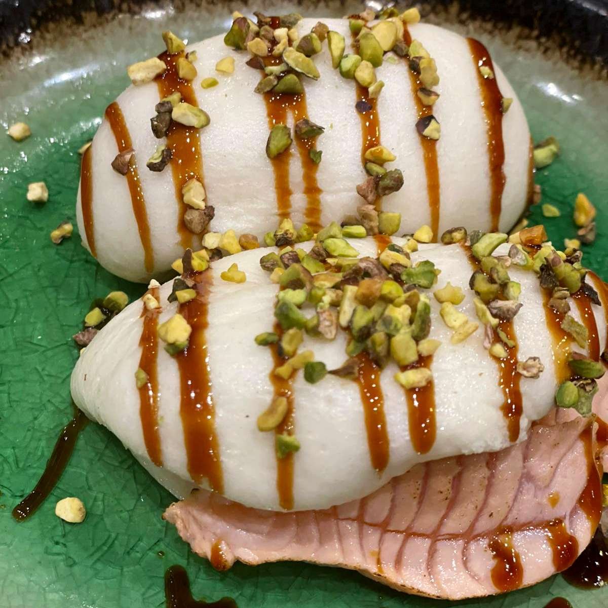 Salmon bao - Kiiro Sushi